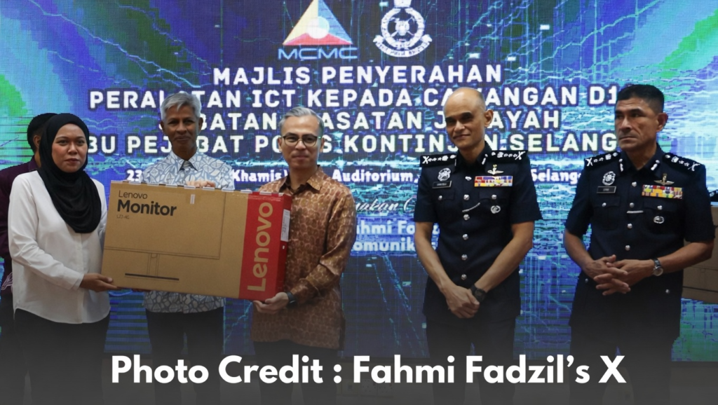 Communications Minister Hands Over 30 ICT Units to PDRM’s D11 Division ...